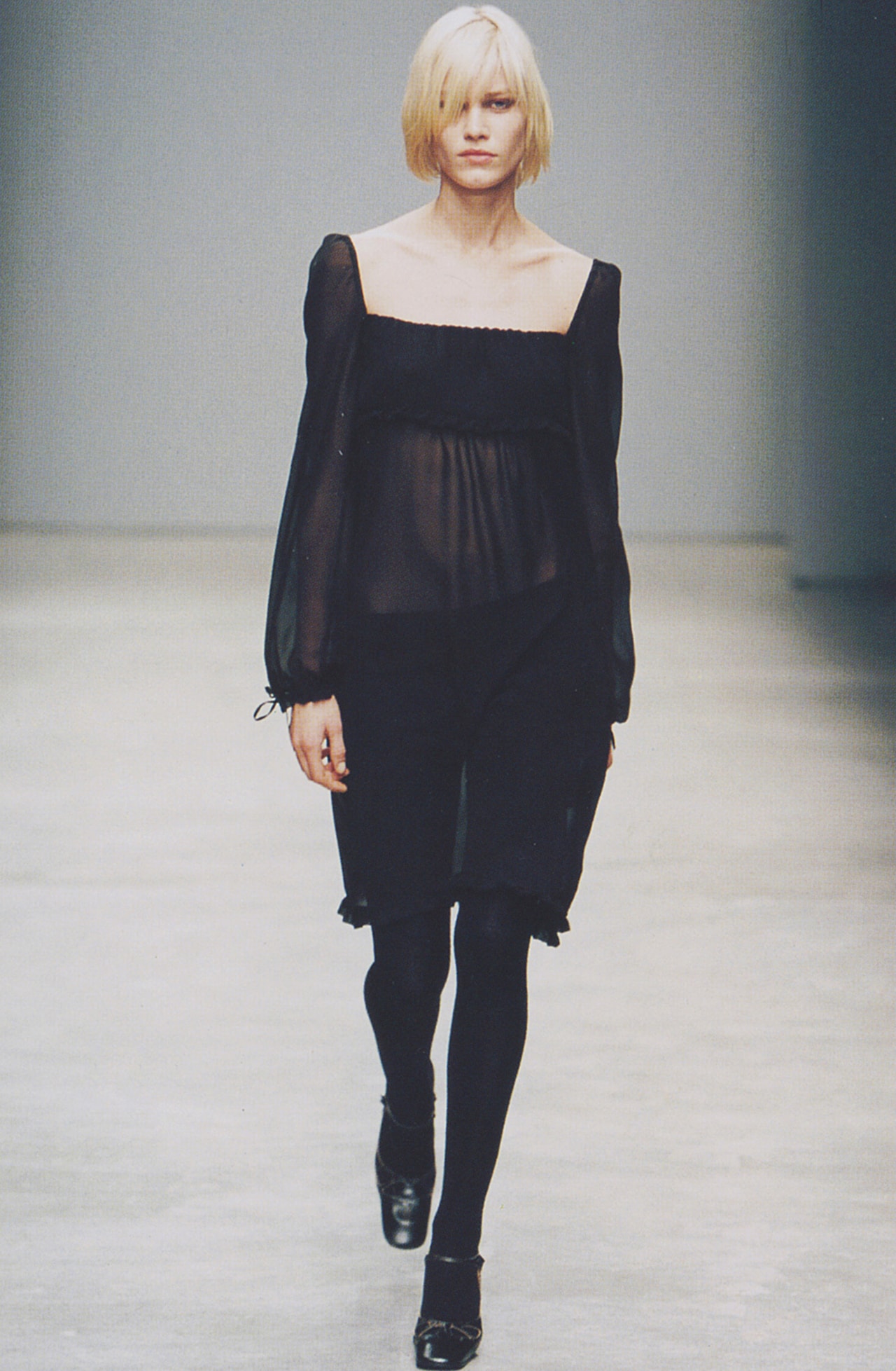Fall Winter 2001 Fashion Show | Miu Miu