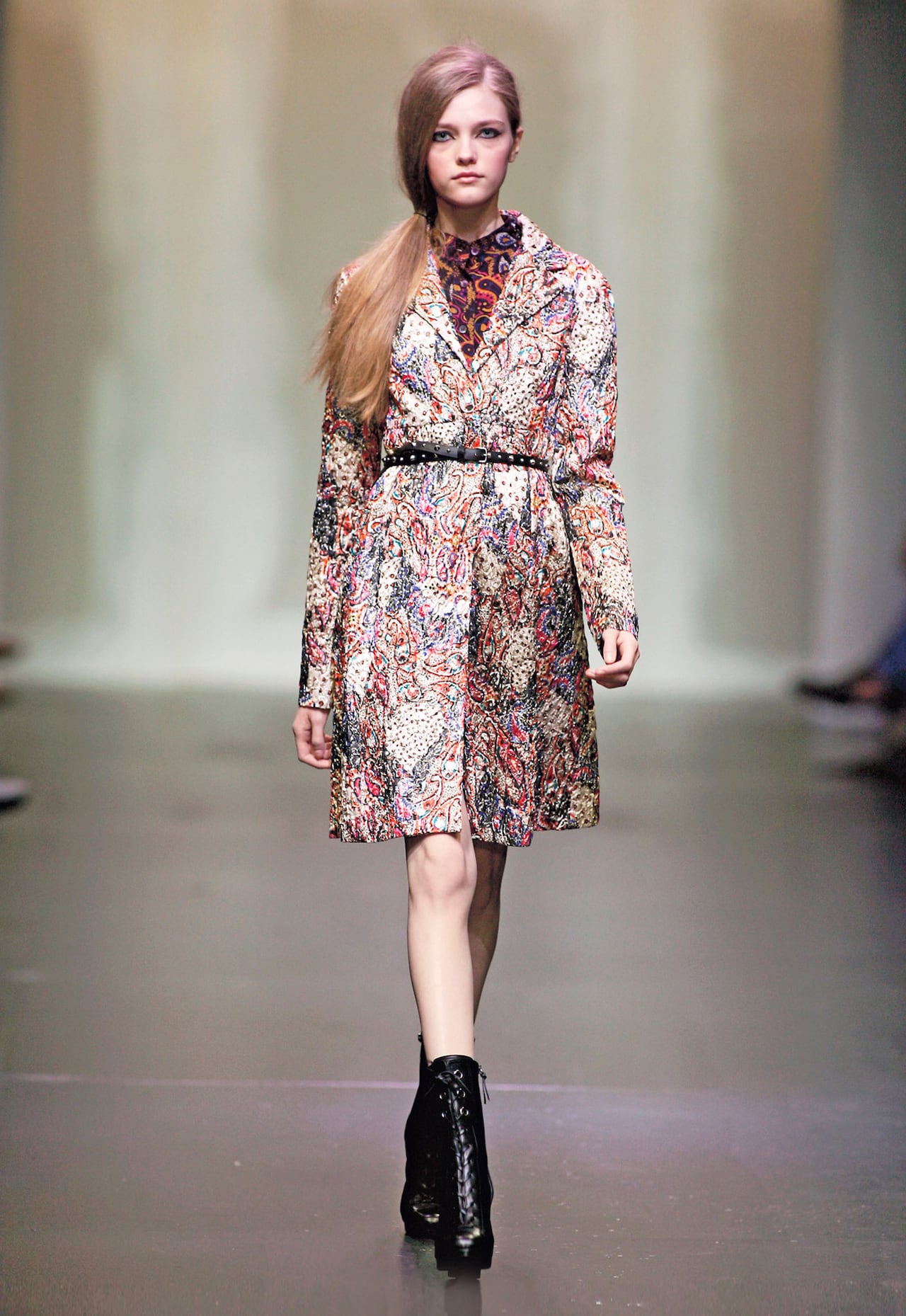 Fall Winter 2005 Fashion Show | Miu Miu