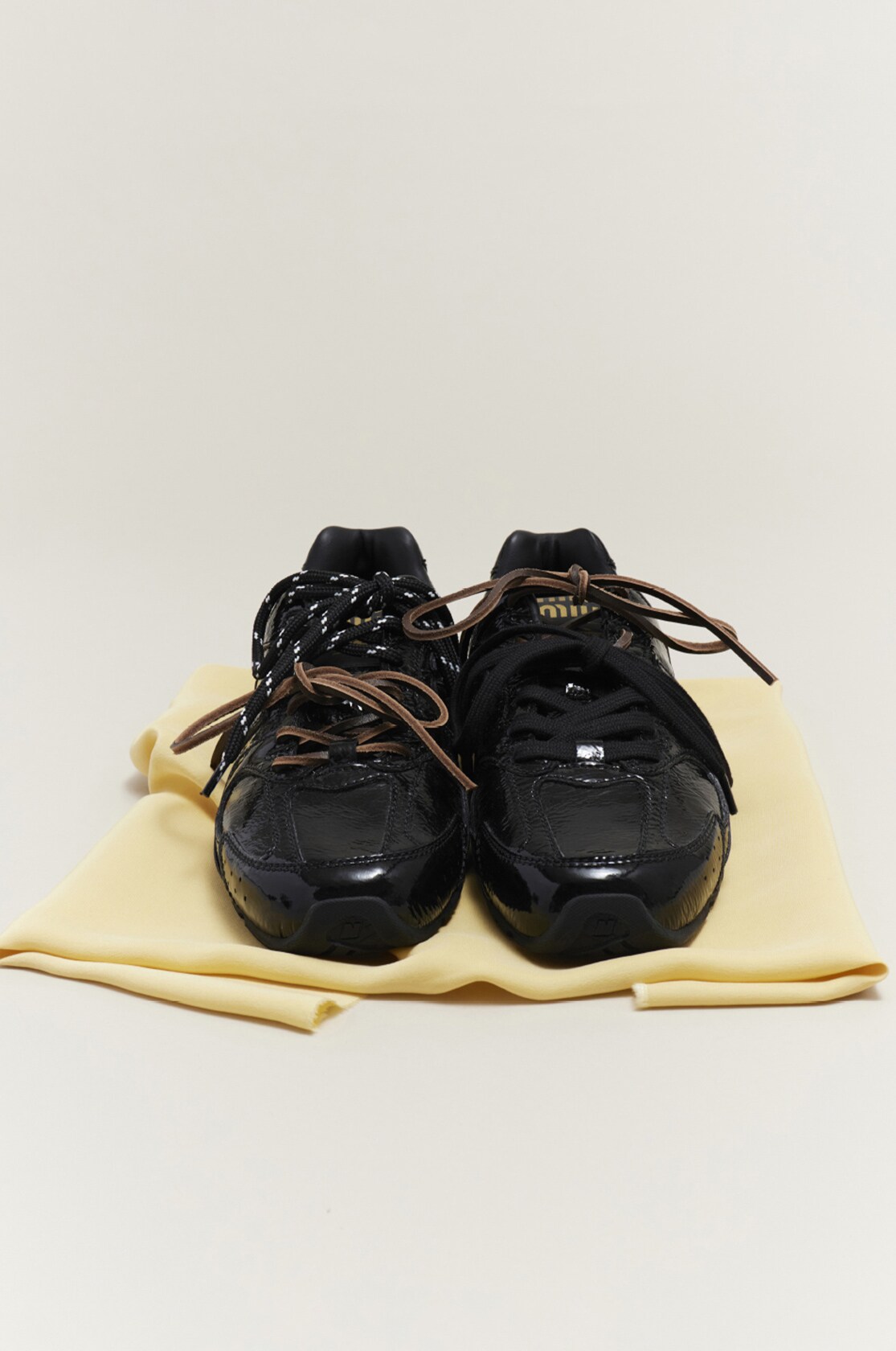 新作コレクション：new Balance X Miu Miu | ミュウミュウ公式オンラインストア