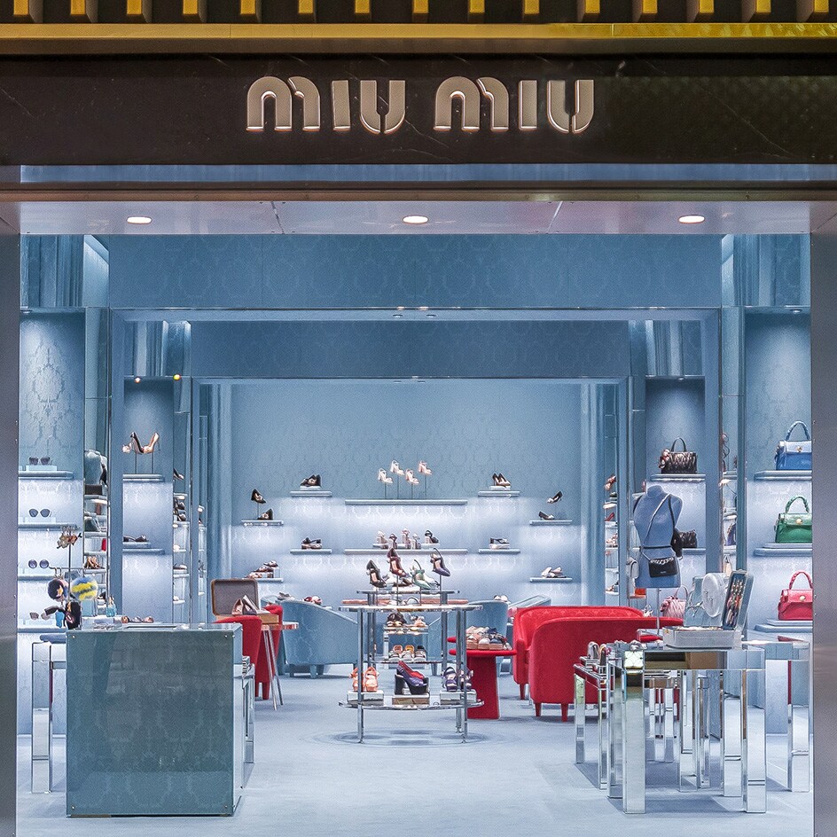 Dubai Mall Level Shoe District The Dubai Mall, Ground Floor, Unit: GF ...