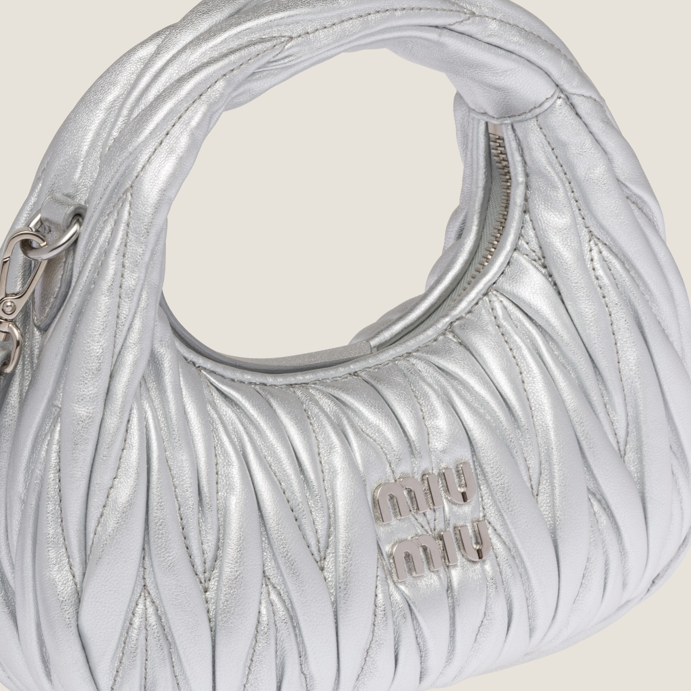 Wander Matelassé Napa Deri Hobo Mini Çanta Gümüş | Miu Miu