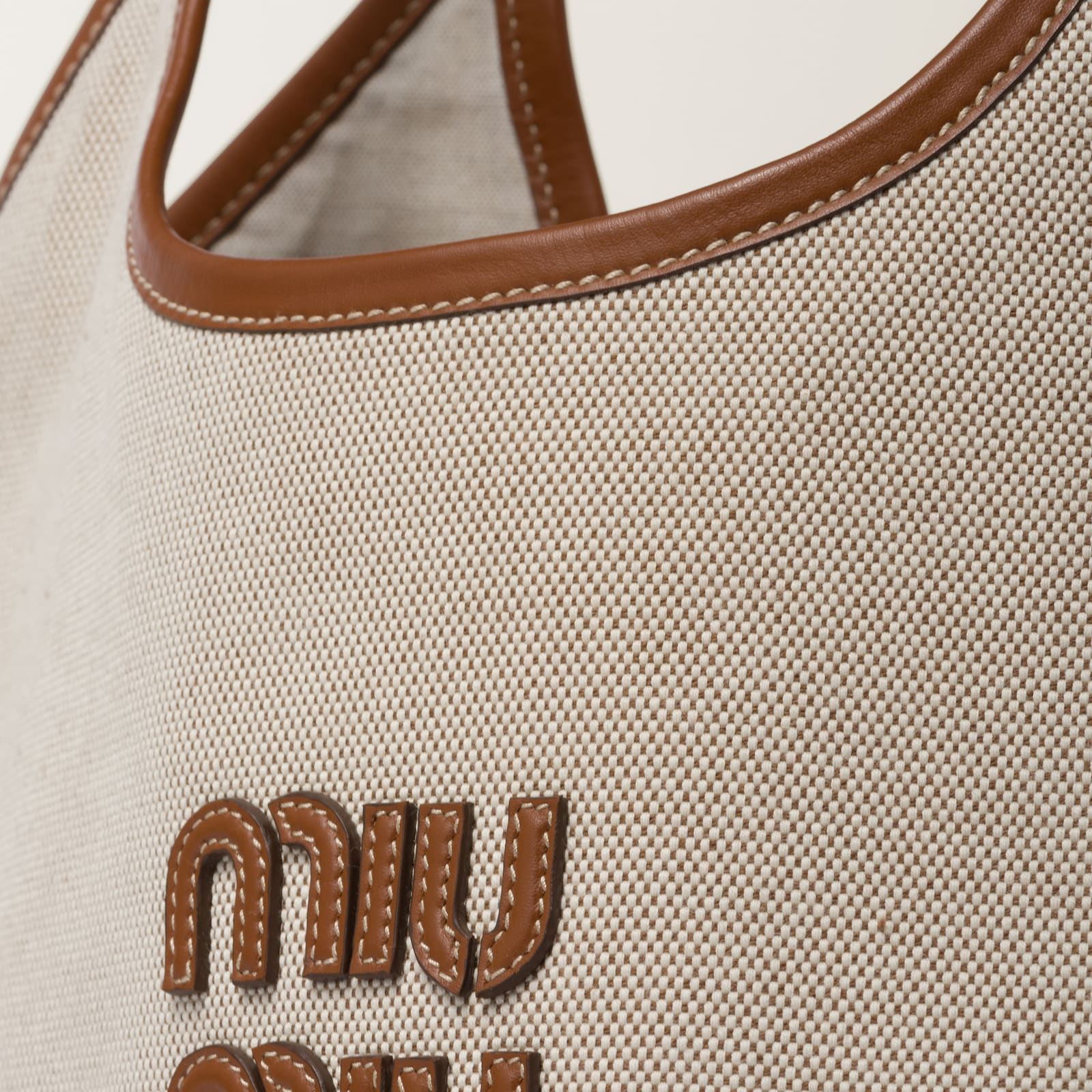Bolso Ivy De Lona Beige/brandy | Miu Miu