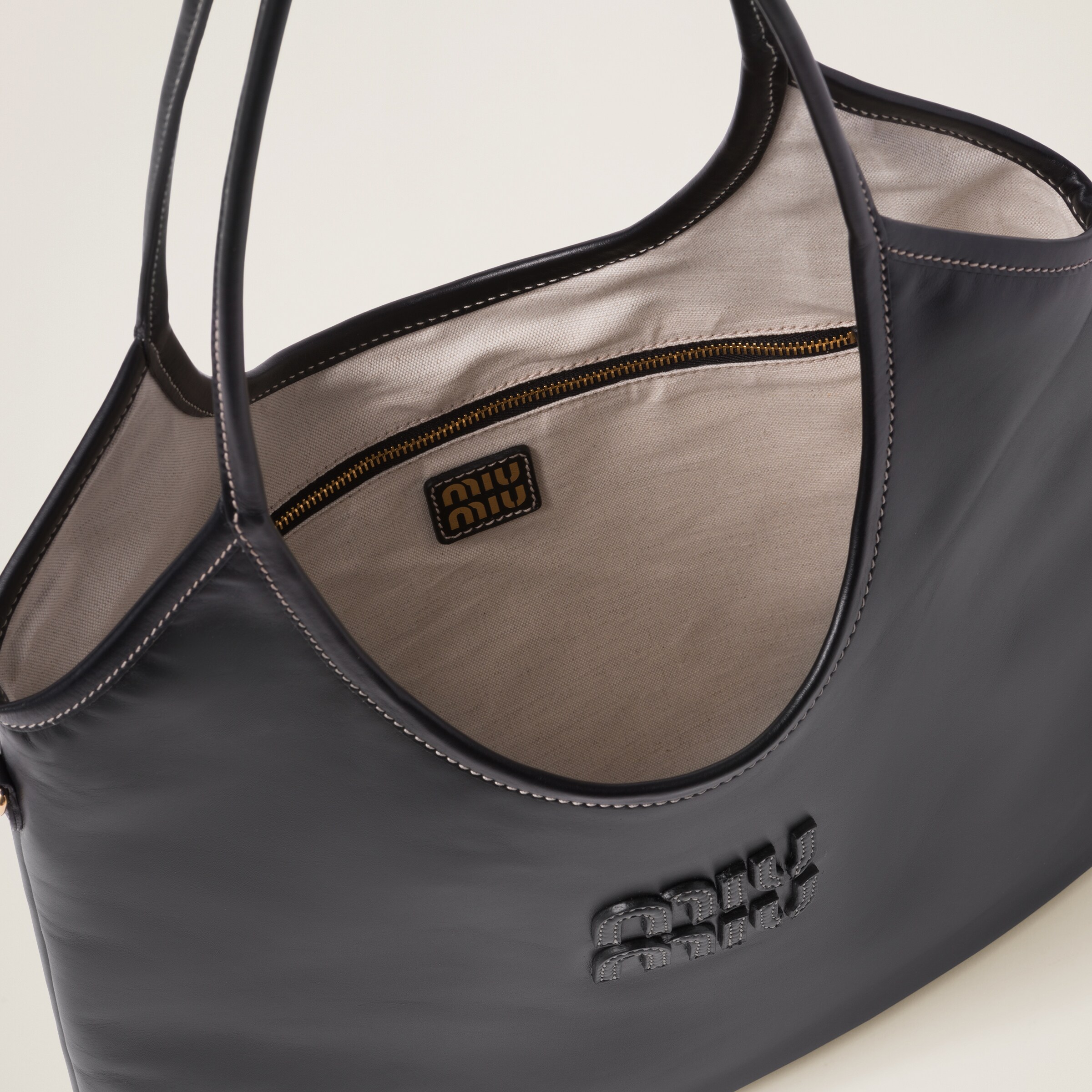 Black Ivy Leather Bag | Miu Miu