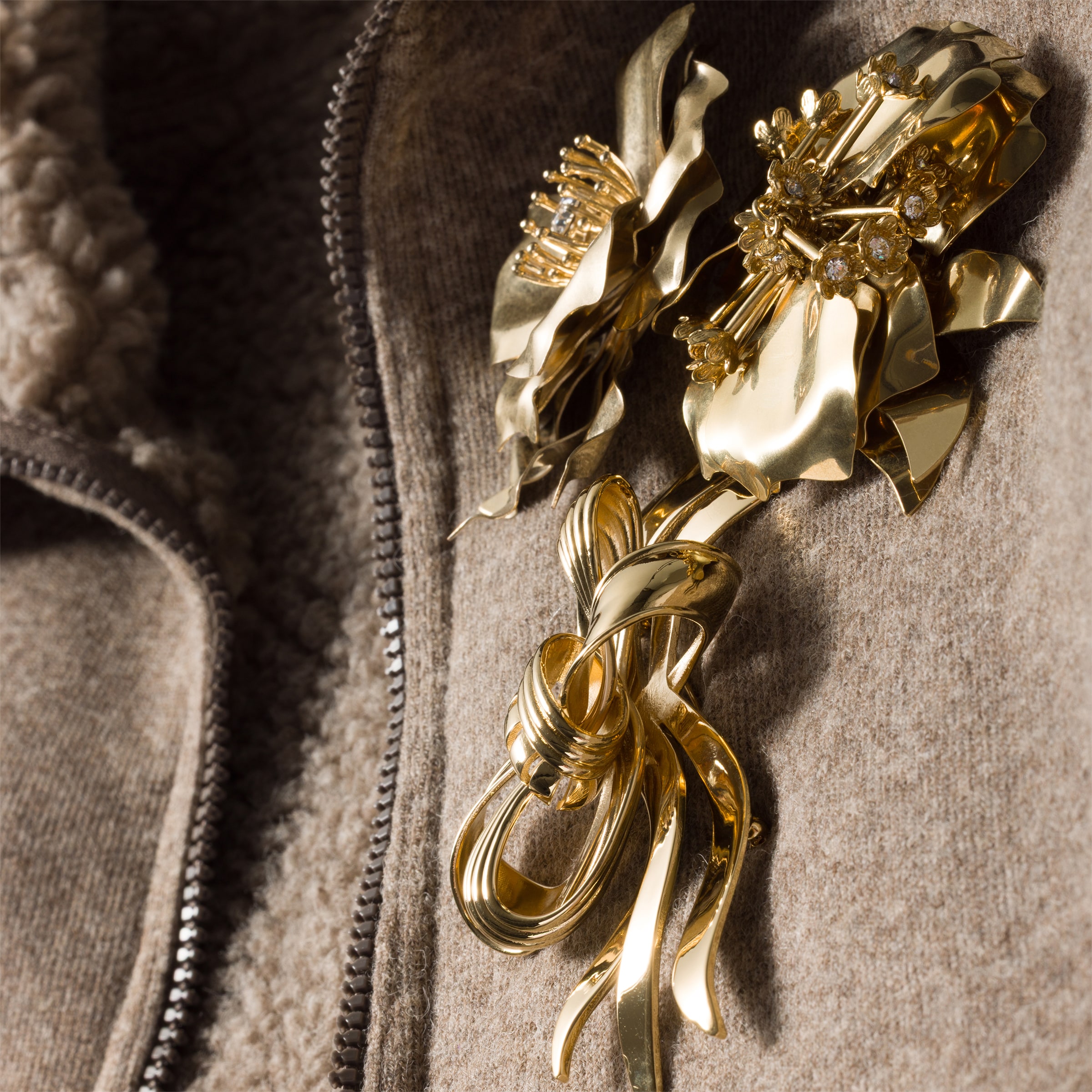Gold Metal Bow Brooch | Miu Miu