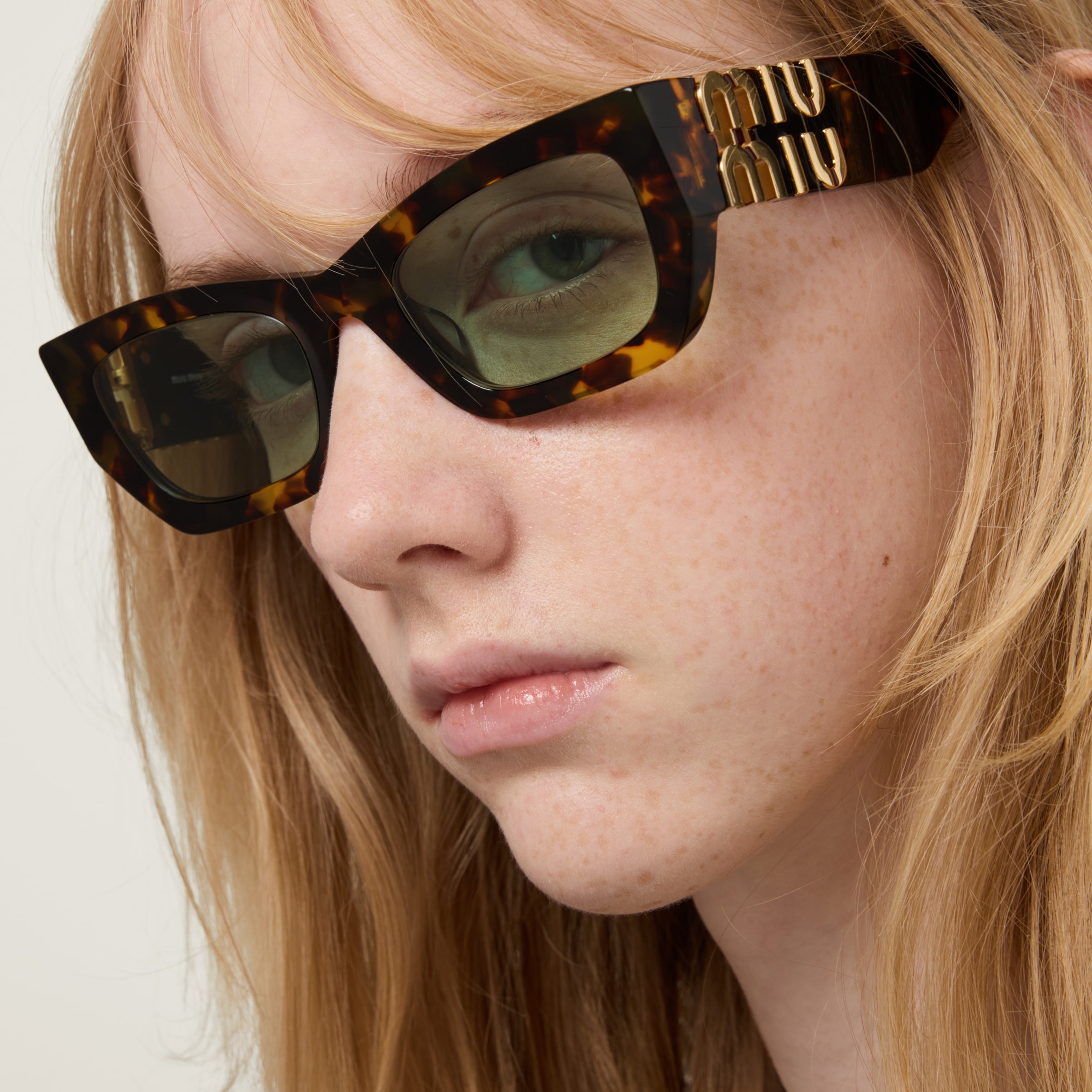 Green Lenses Miu Glimpse Sunglasses | Miu Miu